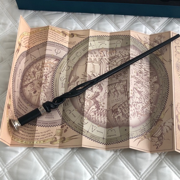 Universal | Accents | Nwt Albus Dumbledores Wanduniversal Studios ...